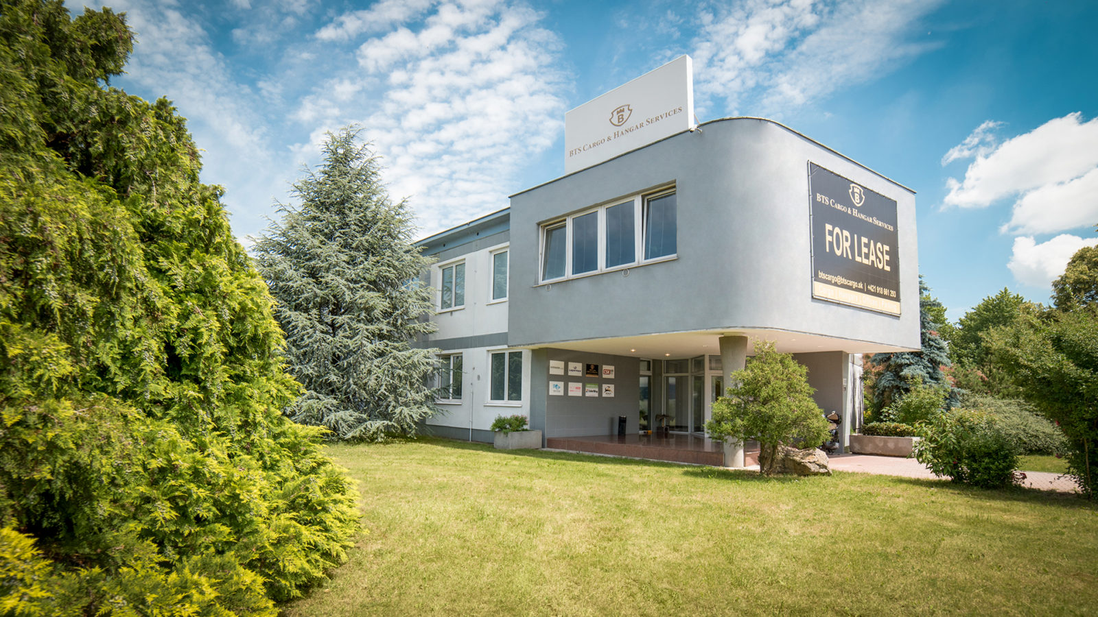 Offices and warehouses at the airport | BTS & Cargo Hangar Services ...